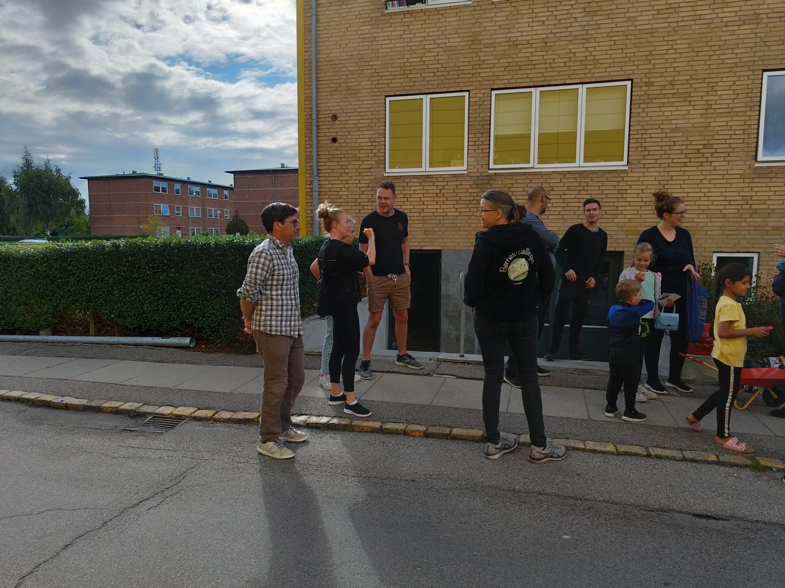 Succesfuld arbejdsdag afholdt - efhvidovrevang.dk